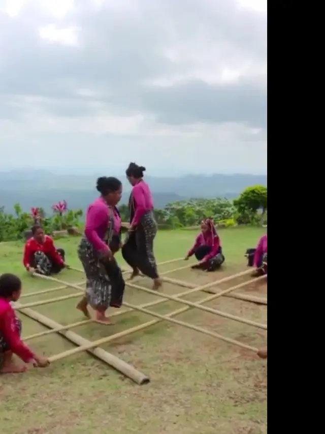 Beda Tari Rangku Alu dan Permainan Rangku Alu, Khas dari Manggarai ...