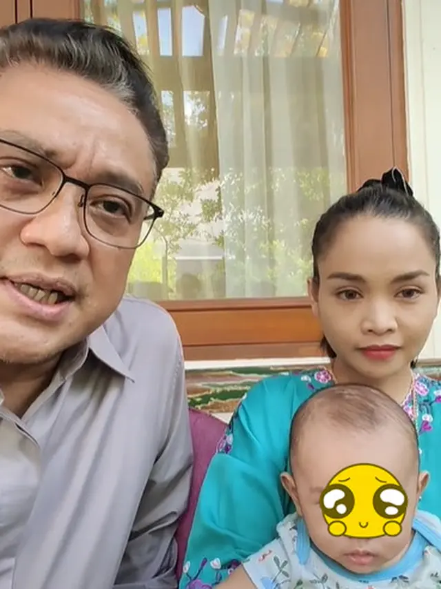 6 Potret Ibu Jeje 'Slebew' yang Viral di TikTok, Kerabat Dekat Dede Yusuf - Hot Liputan6.com