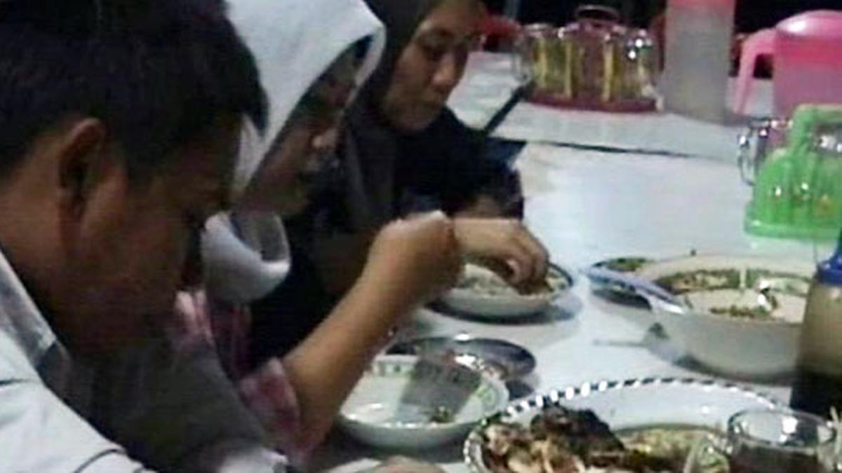 Lezatnya Oci Bakar Rica Khas Manado - Video Liputan6.com