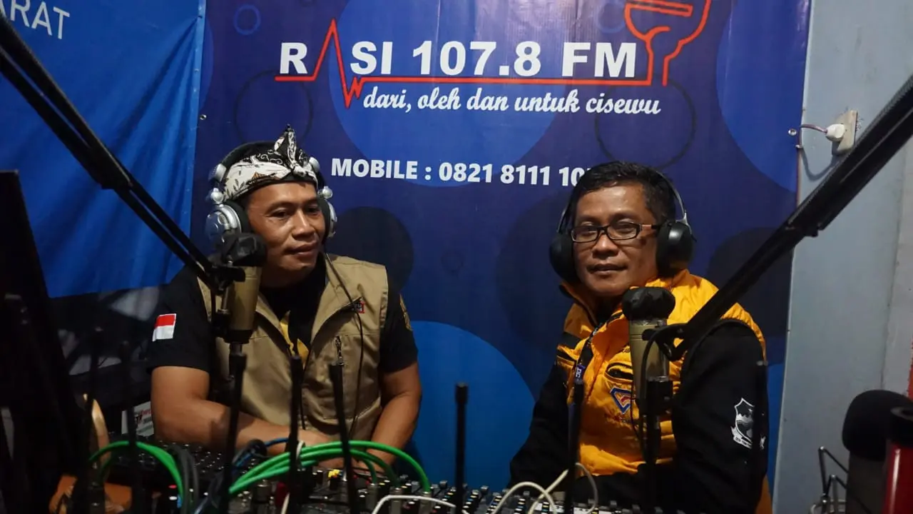 Menguji Kemaslahatan Radio Komunitas di Daerah Terpencil Garut untuk ...