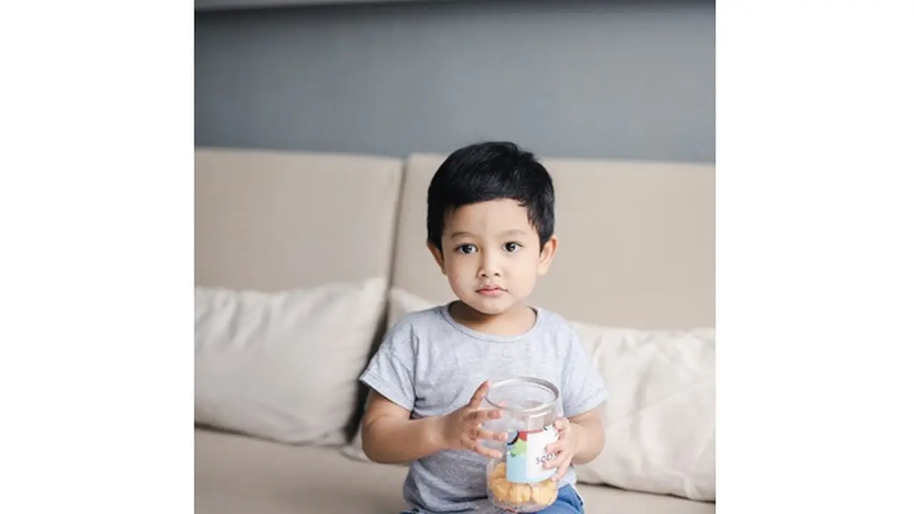 Jarang Terekspos, Ini 6 Potret Lucu Hasan Fadilan Anak Fedi Nuril - Hot ...