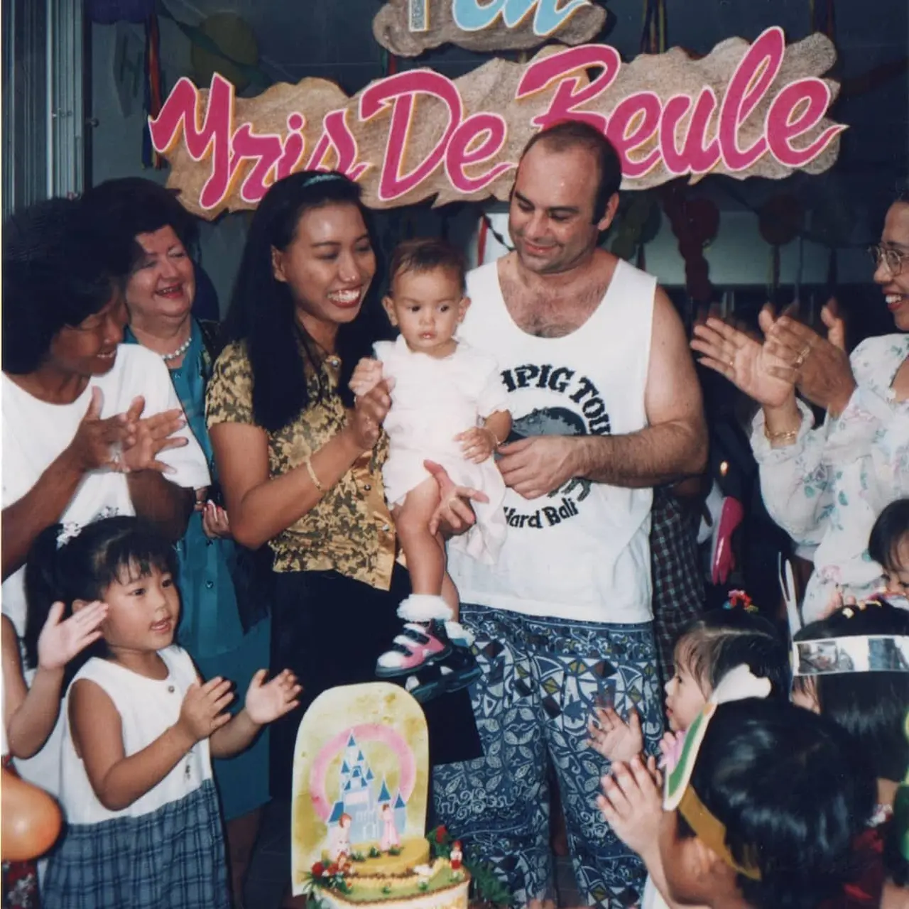 6 Potret Lawas Orang Tua Irish Bella, Foto Pernikahan Tahun 1994 Penuh ...