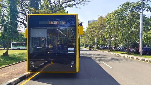 Menteri Investasi Hibahkan 1 Bus Listrik untuk Universitas Indonesia ...