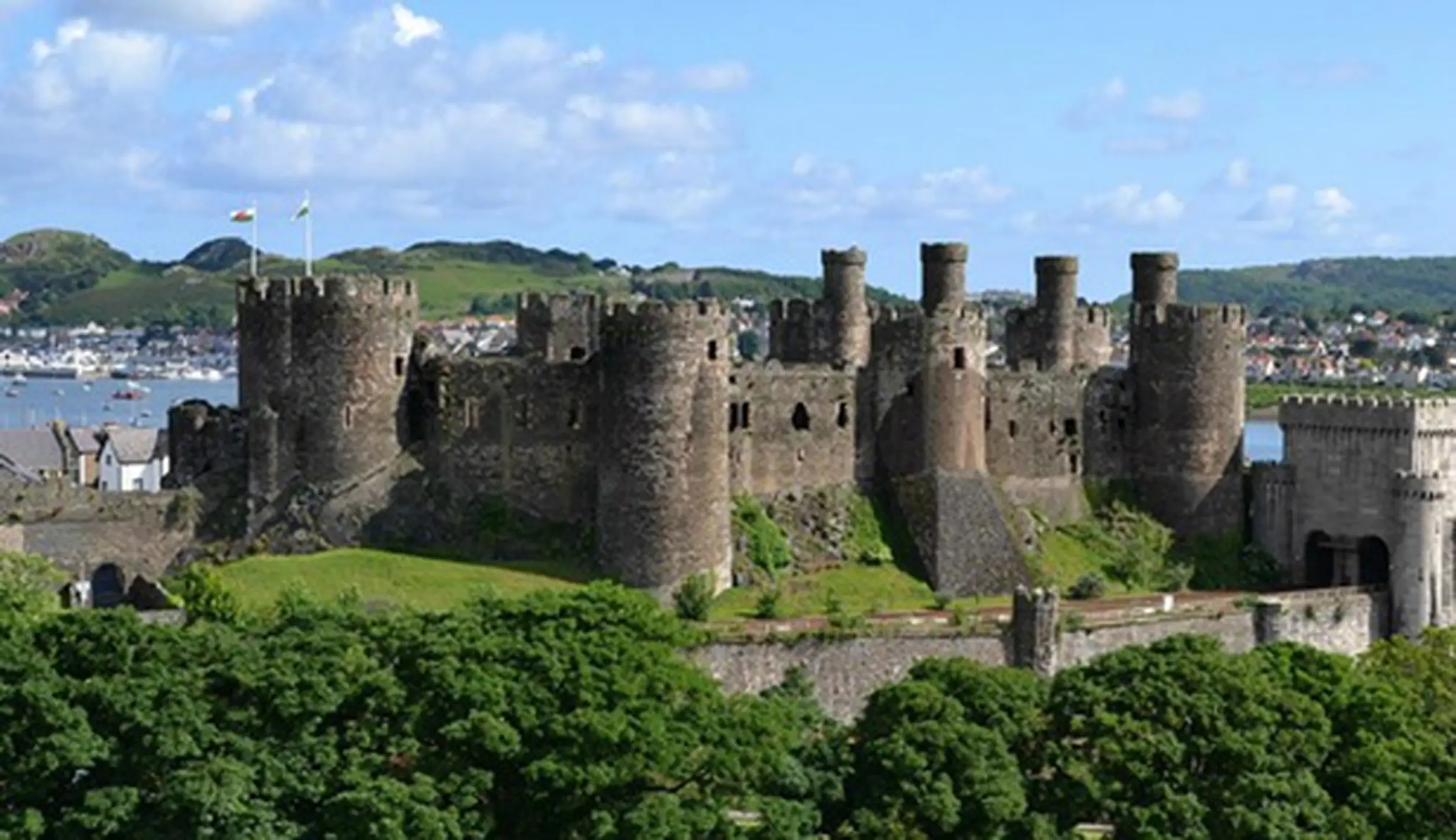 10 Kastil Termegah dan Terbesar di Dunia: Keren Abis Ladies