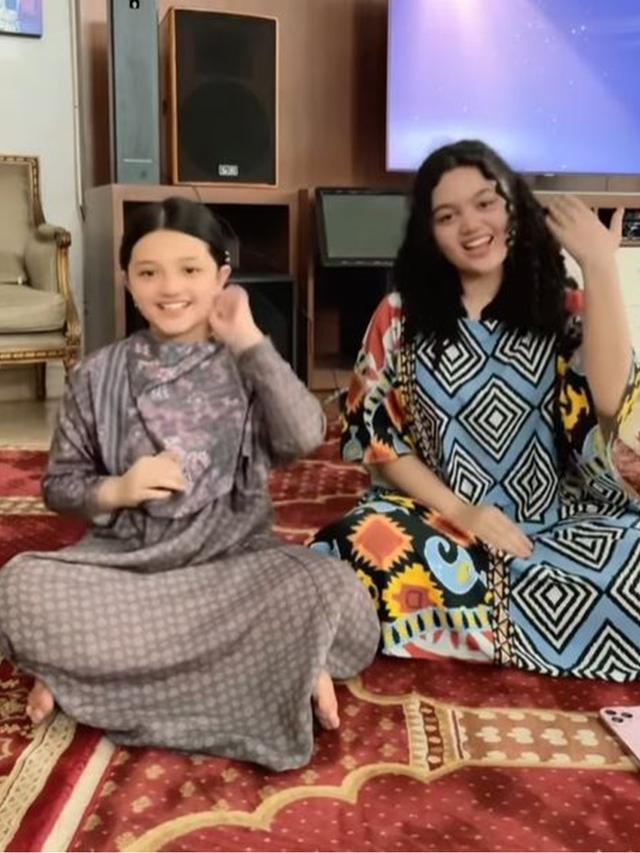 6 Potret Keakraban Amora Lemos dan Arsy saat Buka Puasa di Rumah ...