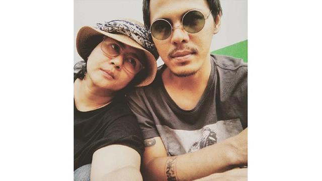 5 Potret Kenangan Ria Irawan Bareng Suami yang Setia Menemani - Hot ...