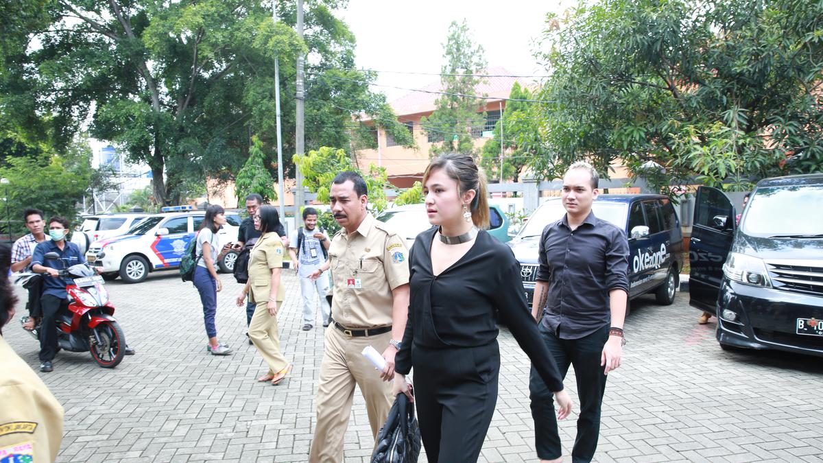 Pamer Foto Mesra, Marshanda dan Egi John Disindir Kapan Nikah ...