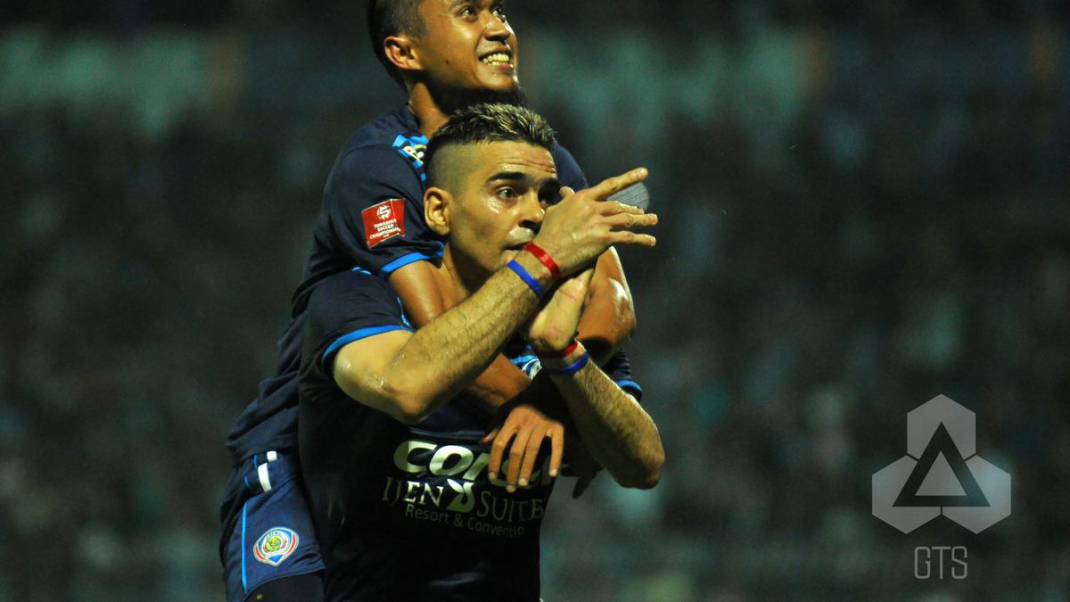 Profil Bintang: Cristian 'El Loco' Gonzales, Tua-tua Keladi
