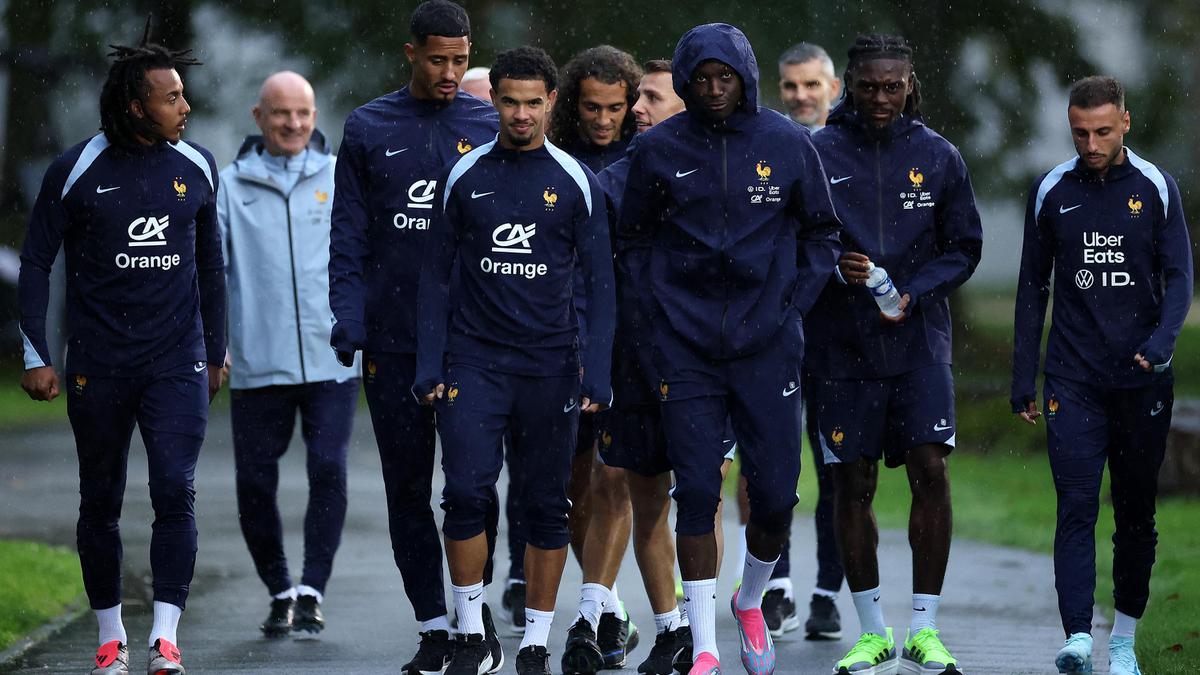 Tampil Modis, Simak Gaya Busana Pemain Timnas Prancis Sesaat Sebelum ...