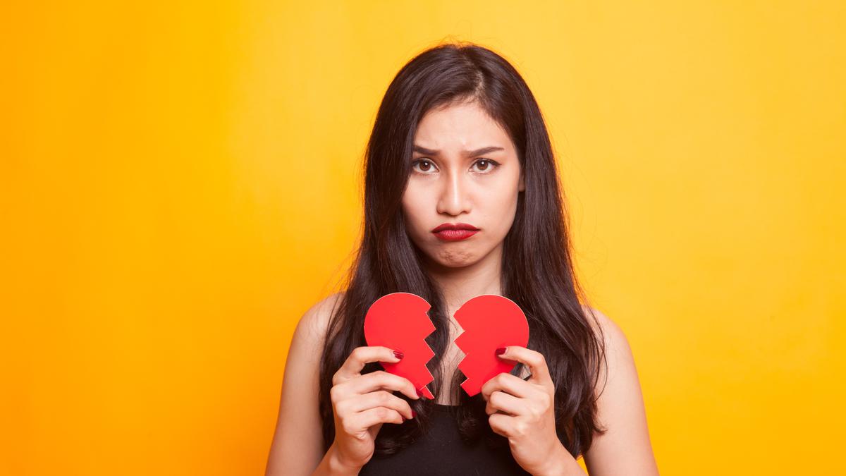 5 Hal Yang Seharusnya Tak Dilakukan Setelah Putus Cinta