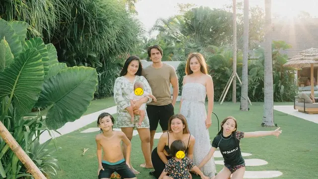 6 Potret Danar Guritno, Adik Wulan Guritno yang Jarang Terekspos - Hot ...