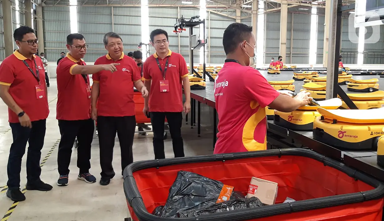 FOTO: Sistem Robotic Anteraja Tingkatkan Kinerja Penyortiran Logistik ...