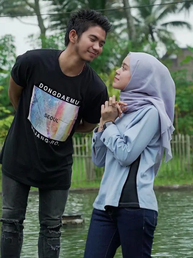 Sudah Putus, Ini 6 Momen Manis Lesty Kejora dan Rizki D'Academy - Hot Liputan6.com