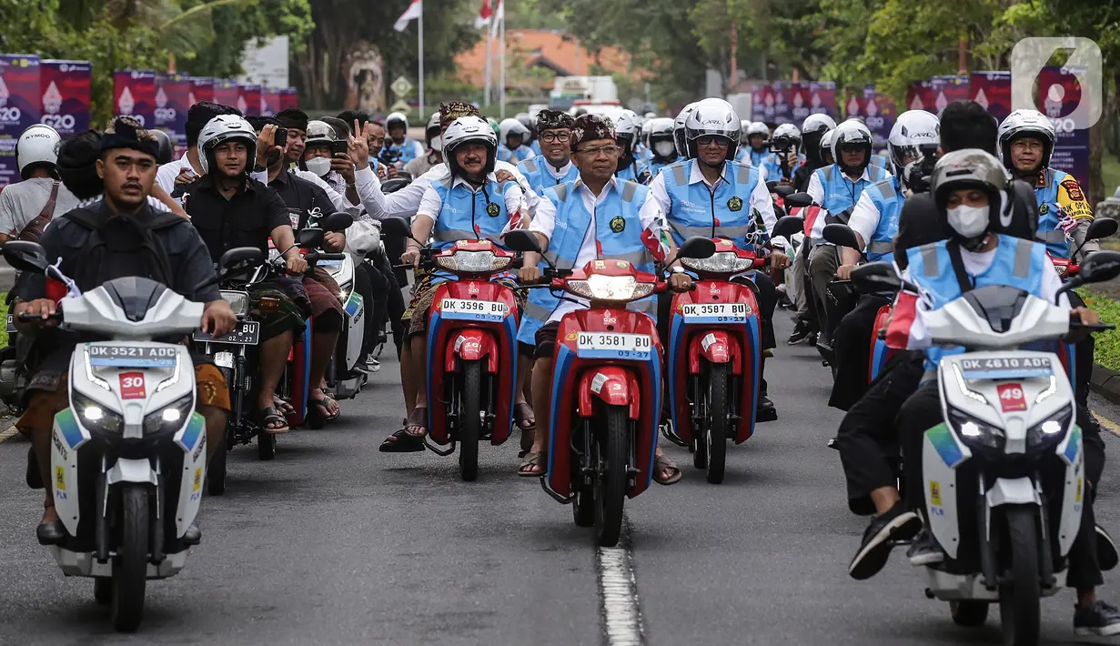 Parade Sepeda Motor Hasil Konversi BBM ke Listrik - Foto Liputan6.com