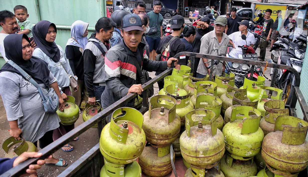 Instruksi Prabowo, Pengecer Boleh Kembali Jual Gas Elpiji 3 Kg - Foto ...