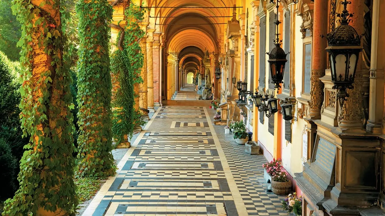 Bukan Seram, Ini 6 Kuburan Paling Indah dan Unik di Dunia - Hot ...