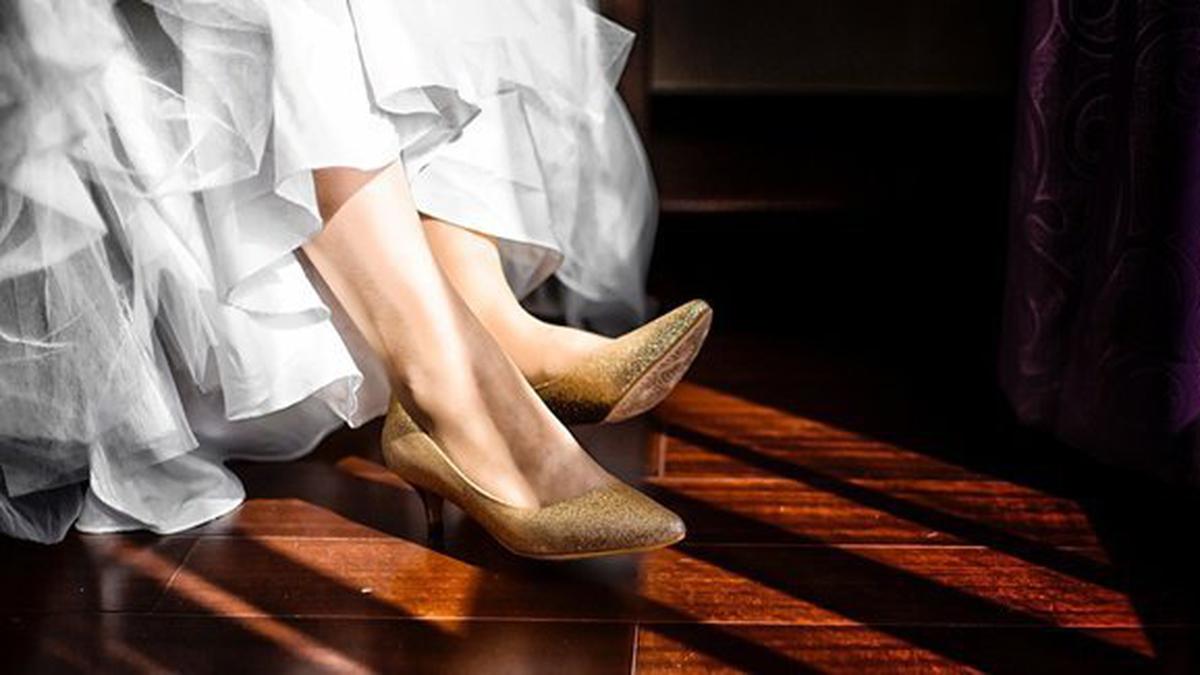 Pakai Sepatu Heels Terlalu Lama Bisa Berbahaya Buat Kesehatan - Beauty ...