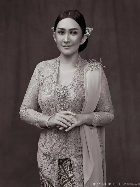 Nafa Urbach Pamer Body Goals, Tak Menyangka Sudah Berusia 42 Tahun ...