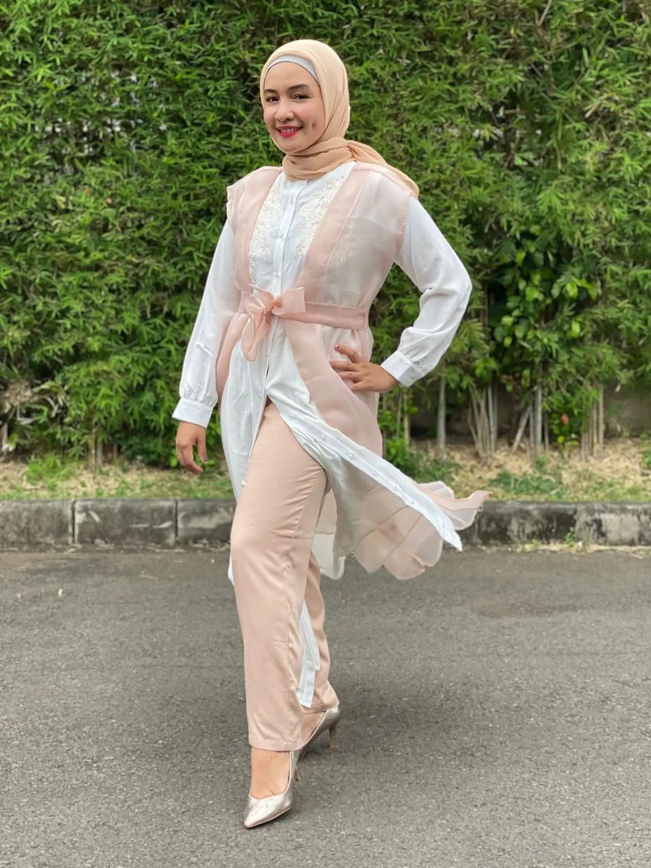 Potret Dulu dan Kini Intan Nuraini dengan Hijabnya, Tampil Anggun dan ...