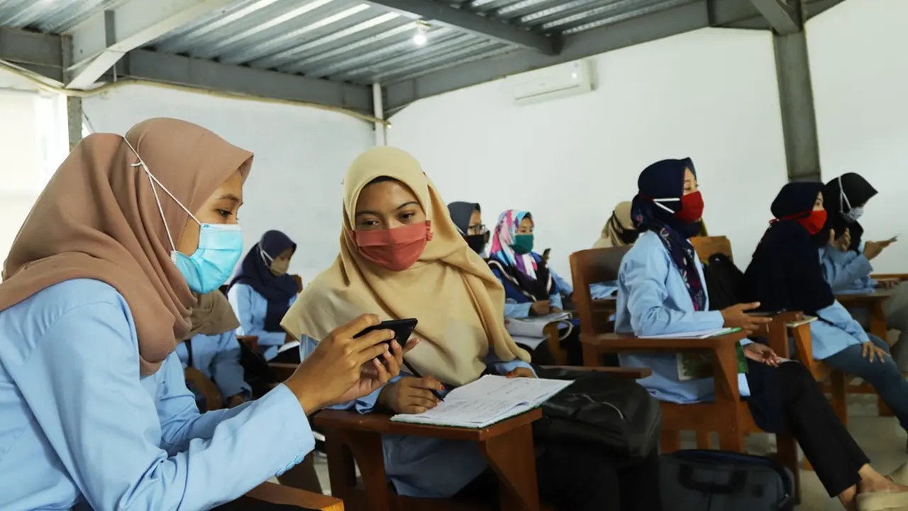 Ini Syarat Mahasiswa Bisa Dapat Bantuan Uang Kuliah atau UKT Rp 2,4 Juta - Bisnis Liputan6.com