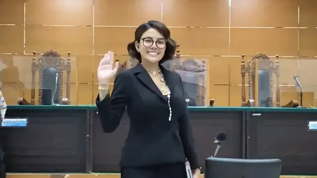 Nikita Mirzani Tampil Memesona di Sidang Lanjutan, Sempat Kena Tegur Hakim karena Tak Pakai ...