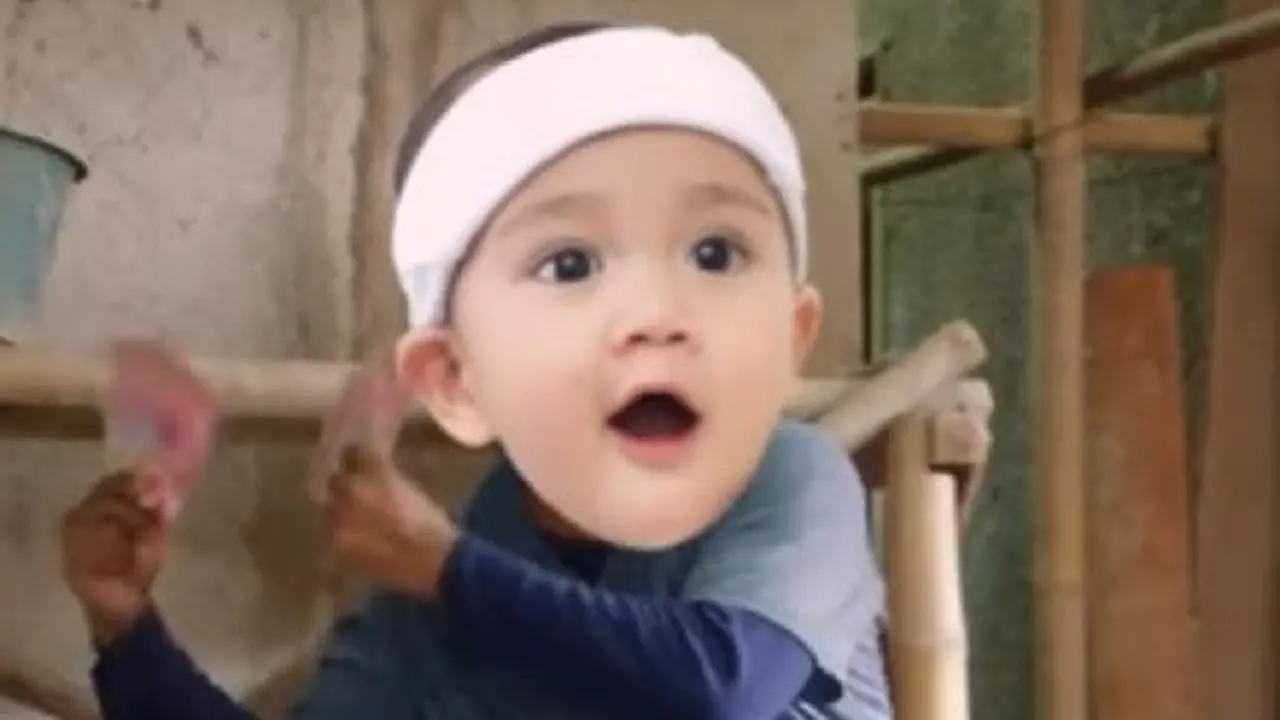 Rayyanza Putra Raffi Ahmad Jadi Bintang Iklan di Usia Satu Tahun, Gayanya Bikin Gemas Saat Antar ...