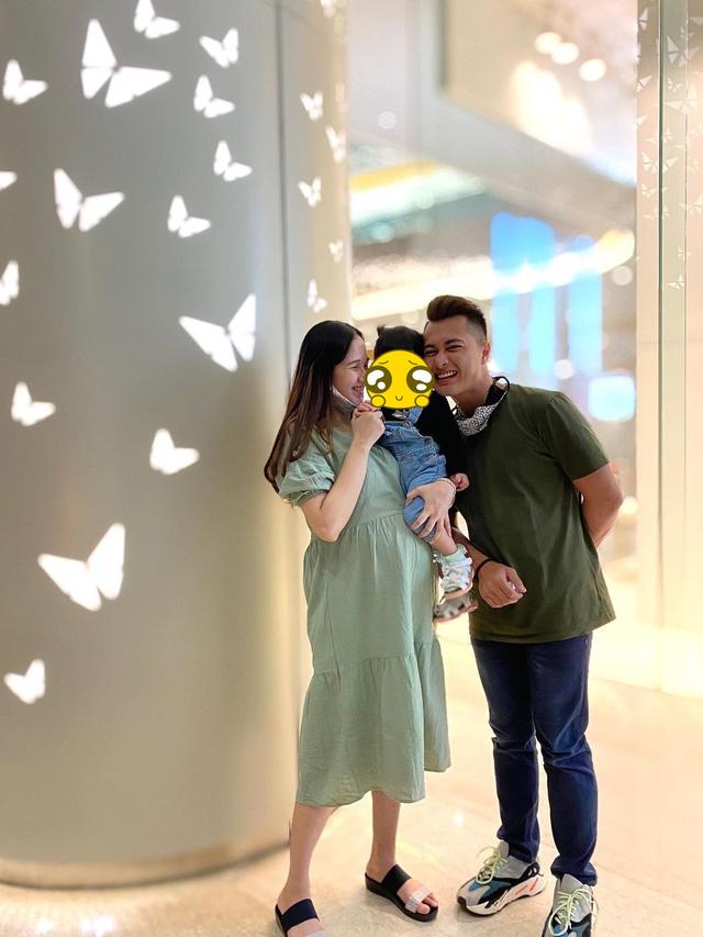 Nantikan Anak Kedua, Ini 7 Potret Kebersamaan Eza Gionino dan Istri Tercinta - Hot Liputan6.com