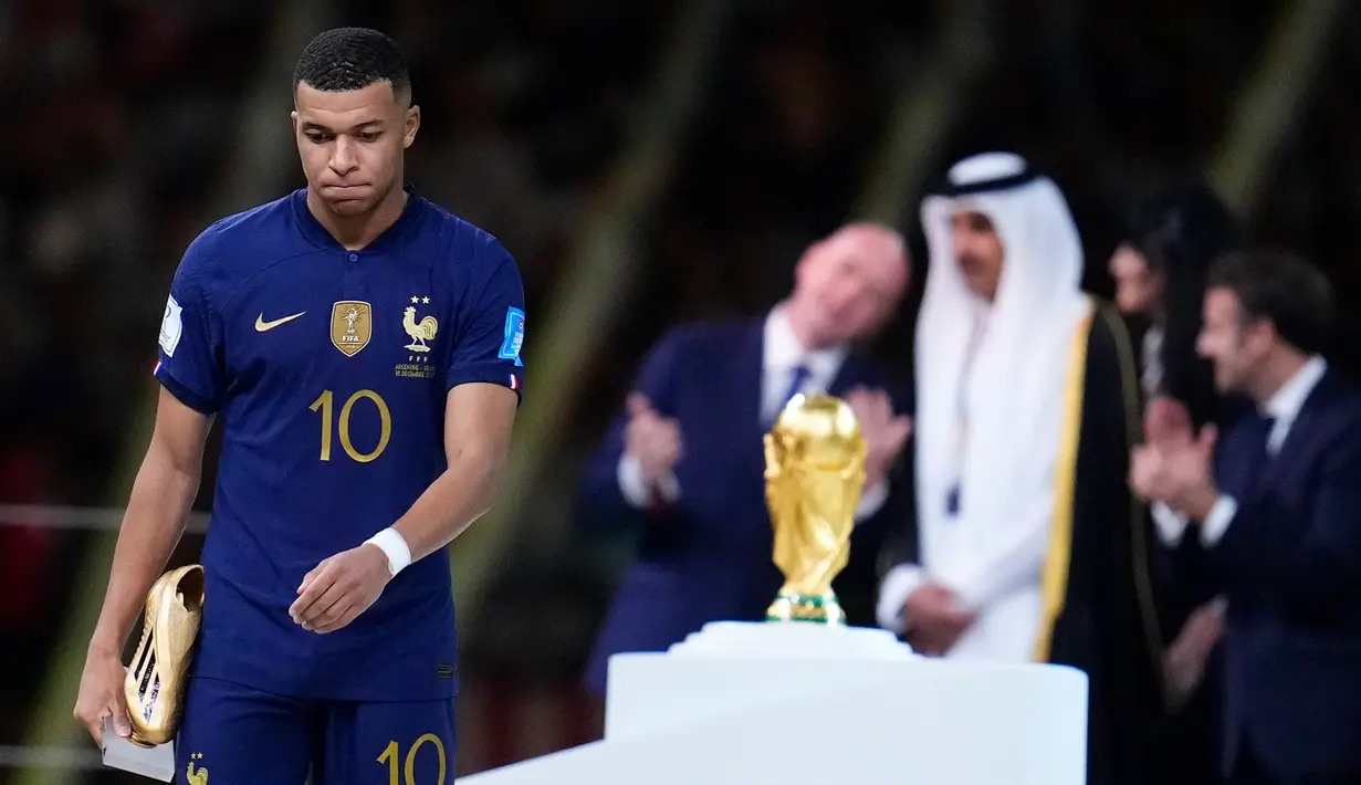 Top Skor Piala Dunia 2022, Kylian Mbappe Bawa Pulang Sepatu Emas - Page ...