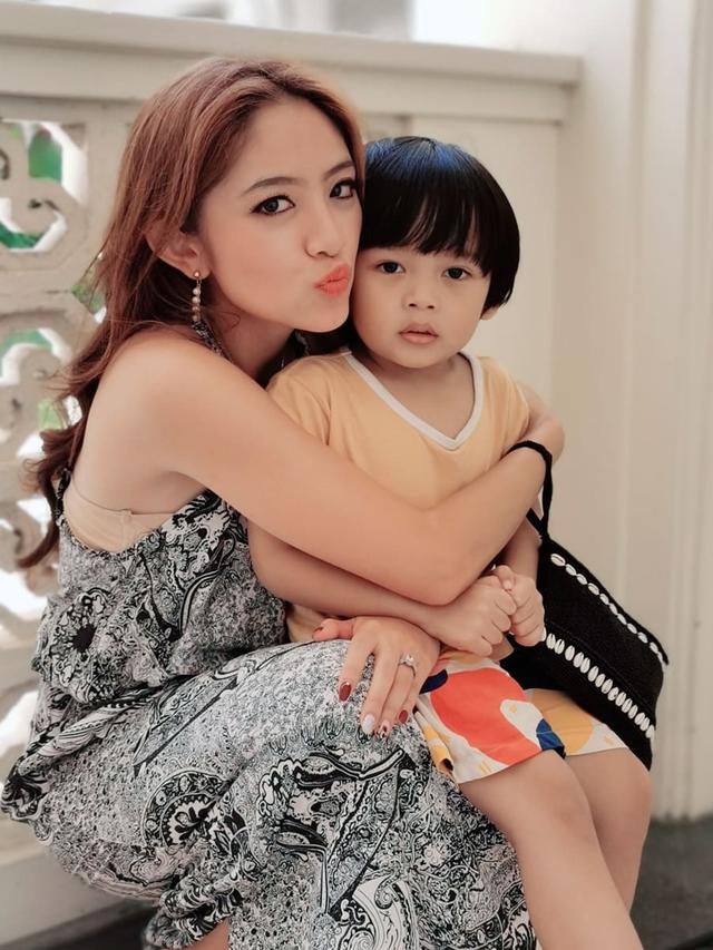 7 Potret Kebersamaan Natalie Zenn dengan Pemain Naluri Hati, Kompak ...