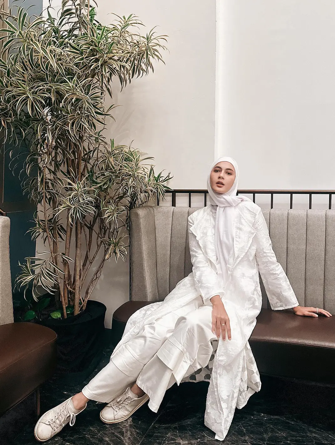 Potret Paula Verhoeven Cantik Berhijab Setelah Umrah - Foto Liputan6.com