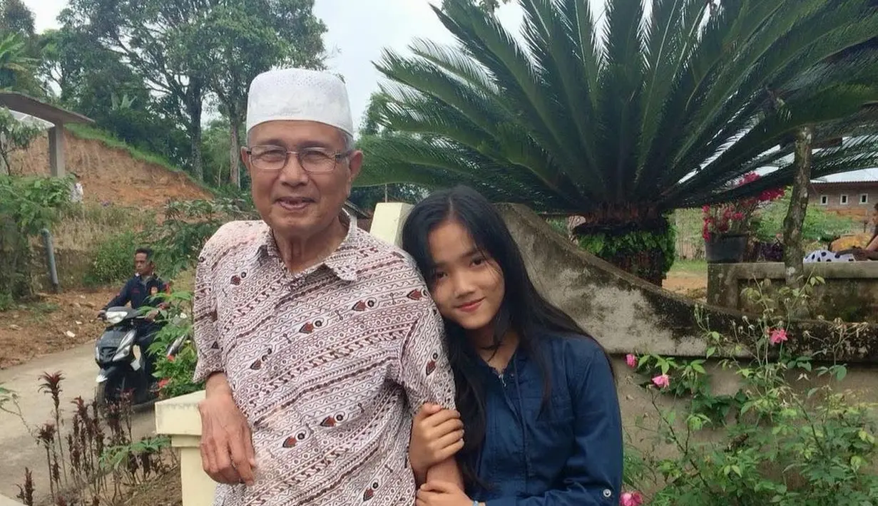 Kakek Fuji Meninggal Dunia, Ini Potret Kenangan Mereka yang Jarang Bertemu - Foto Liputan6.com