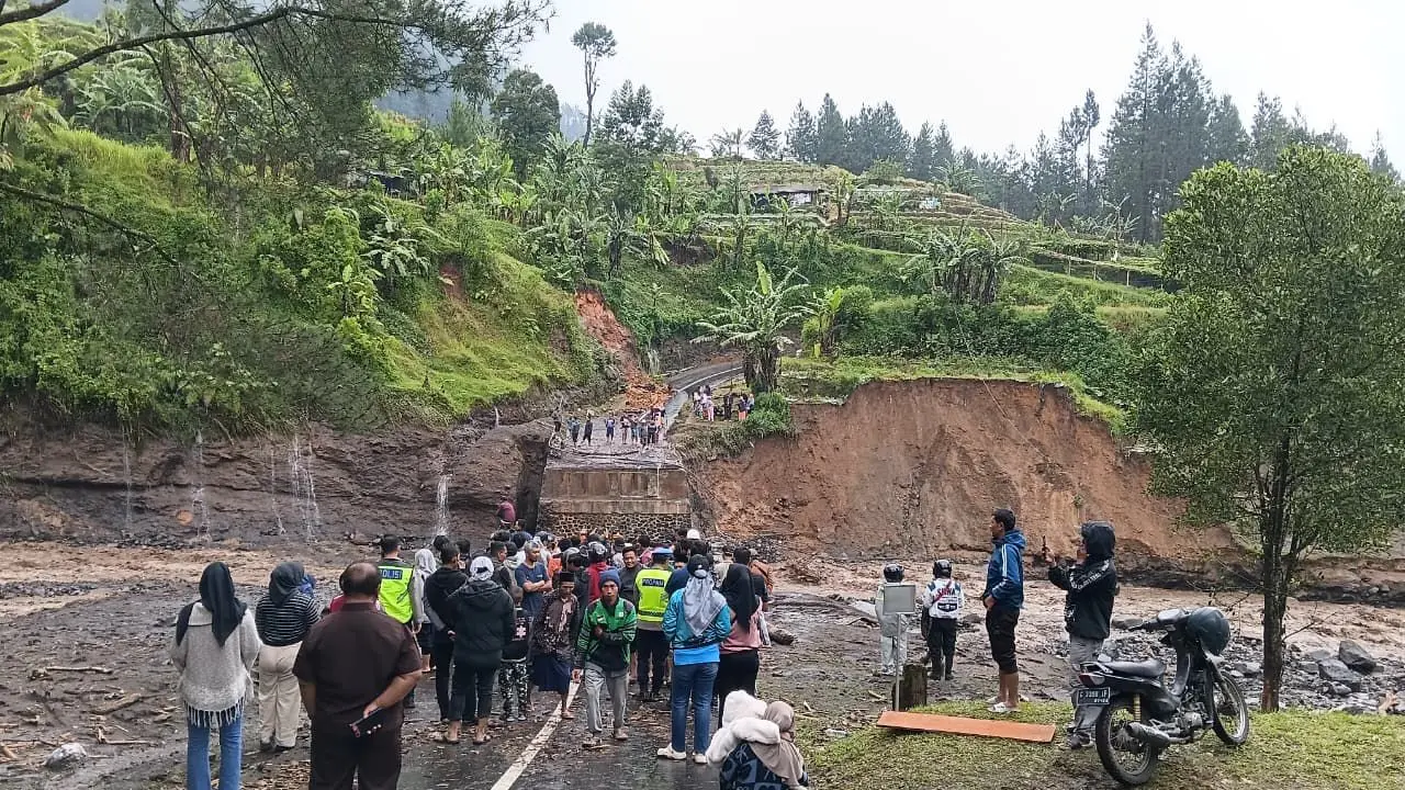 Data BNPB Ini Ungkap Kondisi Lereng Gunung Slamet Tidak Baik-baik saja ...