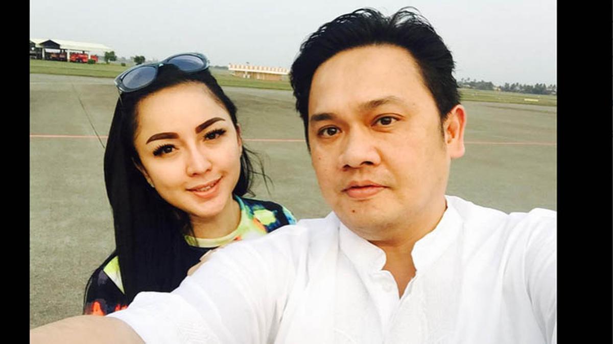 Regina Tak Menyesal Nikah Siri dengan Farhat Abbas - ShowBiz Liputan6.com