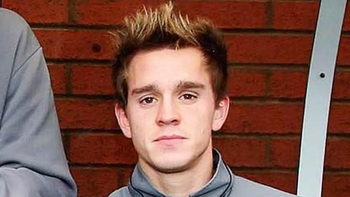 Holden Terparkir Enam Bulan - Bola Liputan6.com