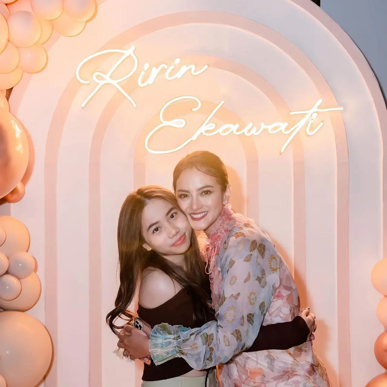 6 Potret Ririn Ekawati Bareng Putri Sulungnya yang Jarang Tersorot, Bak Kakak Adik - Hot ...