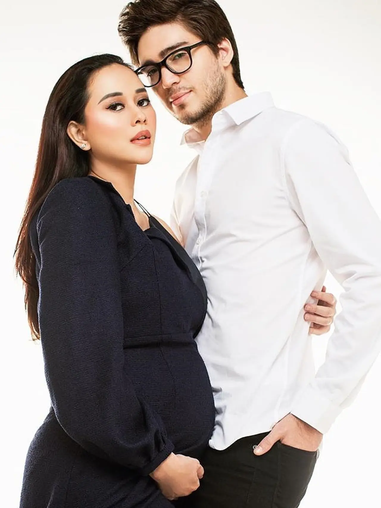 Alasan Aura Kasih Gugat Cerai Eryck Amaral - ShowBiz Liputan6.com