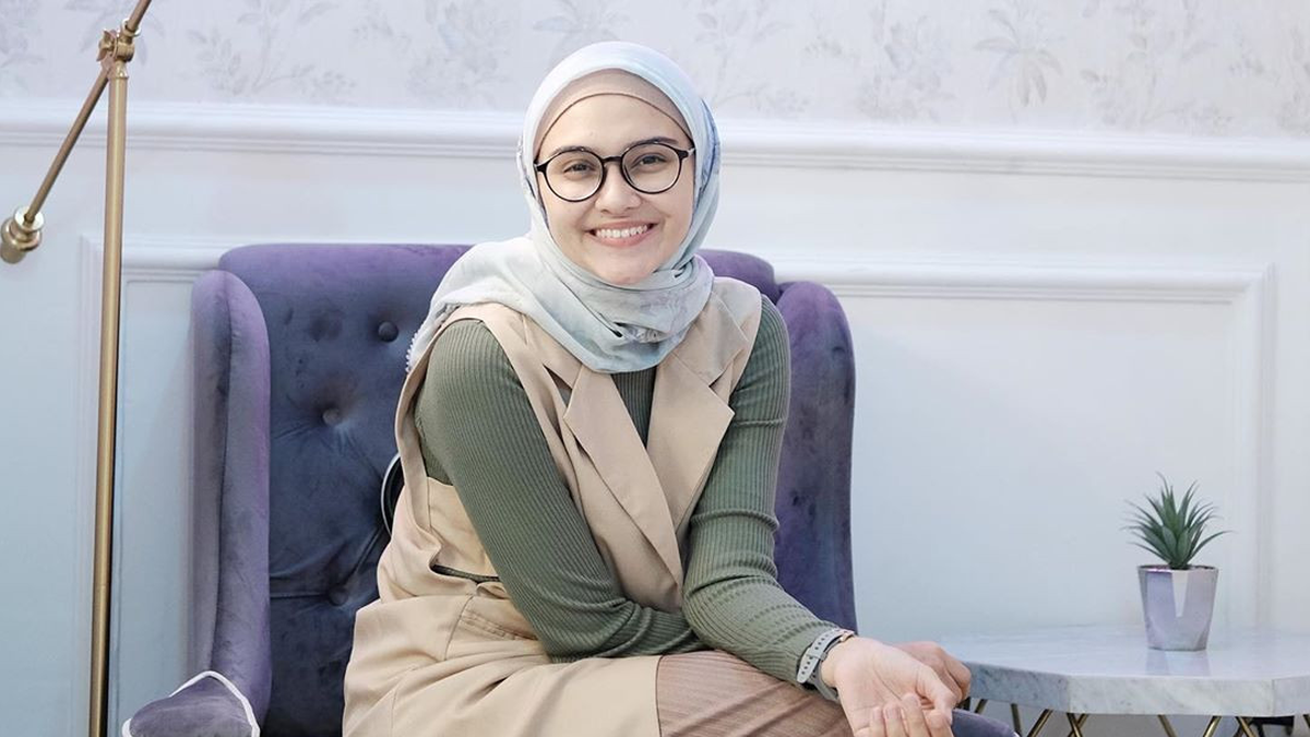 Hampir 2 Bulan di Rumah, Zee Zee Shahab Akui Jaga Mental Paling Penting - Islami Liputan6.com