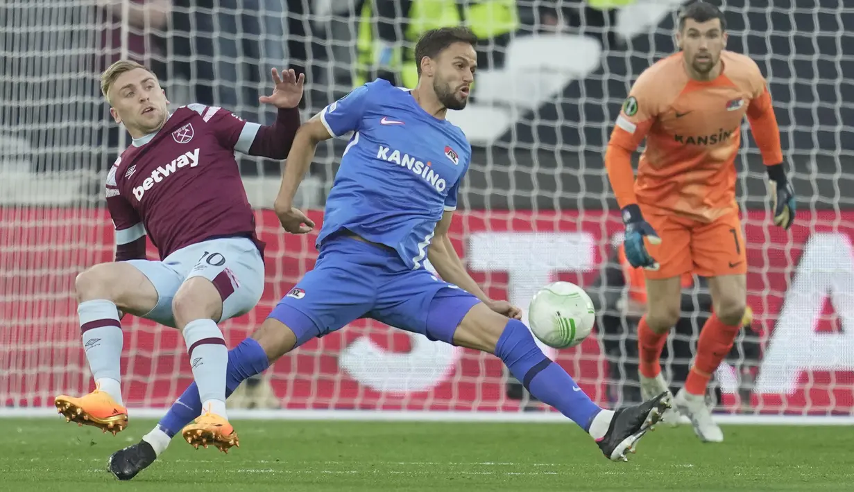 Sempat Tertinggal West Ham Comeback 2 1 Atas Az Alkmaar Foto