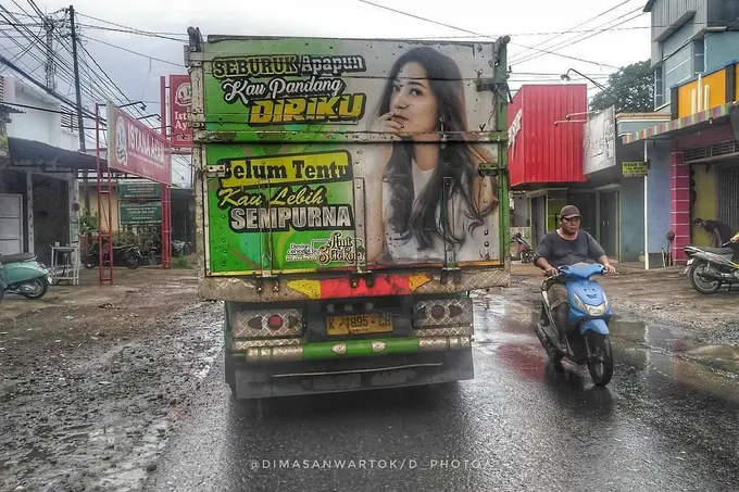 10 Tulisan di Bak Truk Soal Patah Hati, Bacanya Serasa Hati Teriris ...
