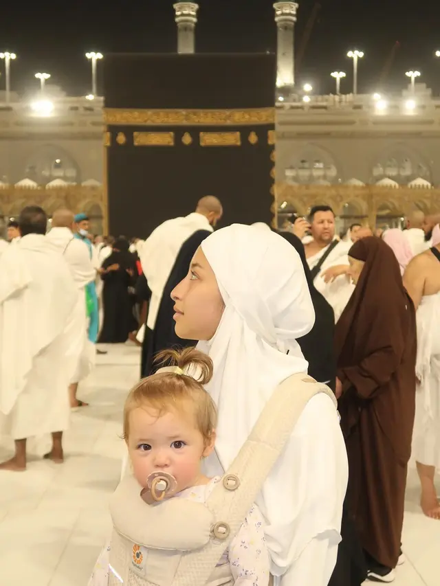 Jennifer Coppen Ingat soal Kematian Saat Umrah Pertama Kali - ShowBiz ...