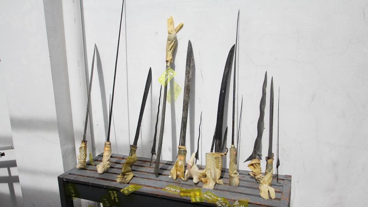 Jamasan Pusaka-Pusaka Tua Radya Pustaka dengan Ritual dan Sesaji ...