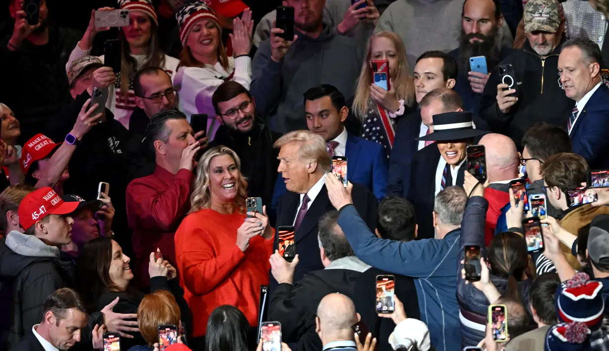Didampingi JD Vance, Presiden Amerika Serikat Donald Trump Hadiri ...