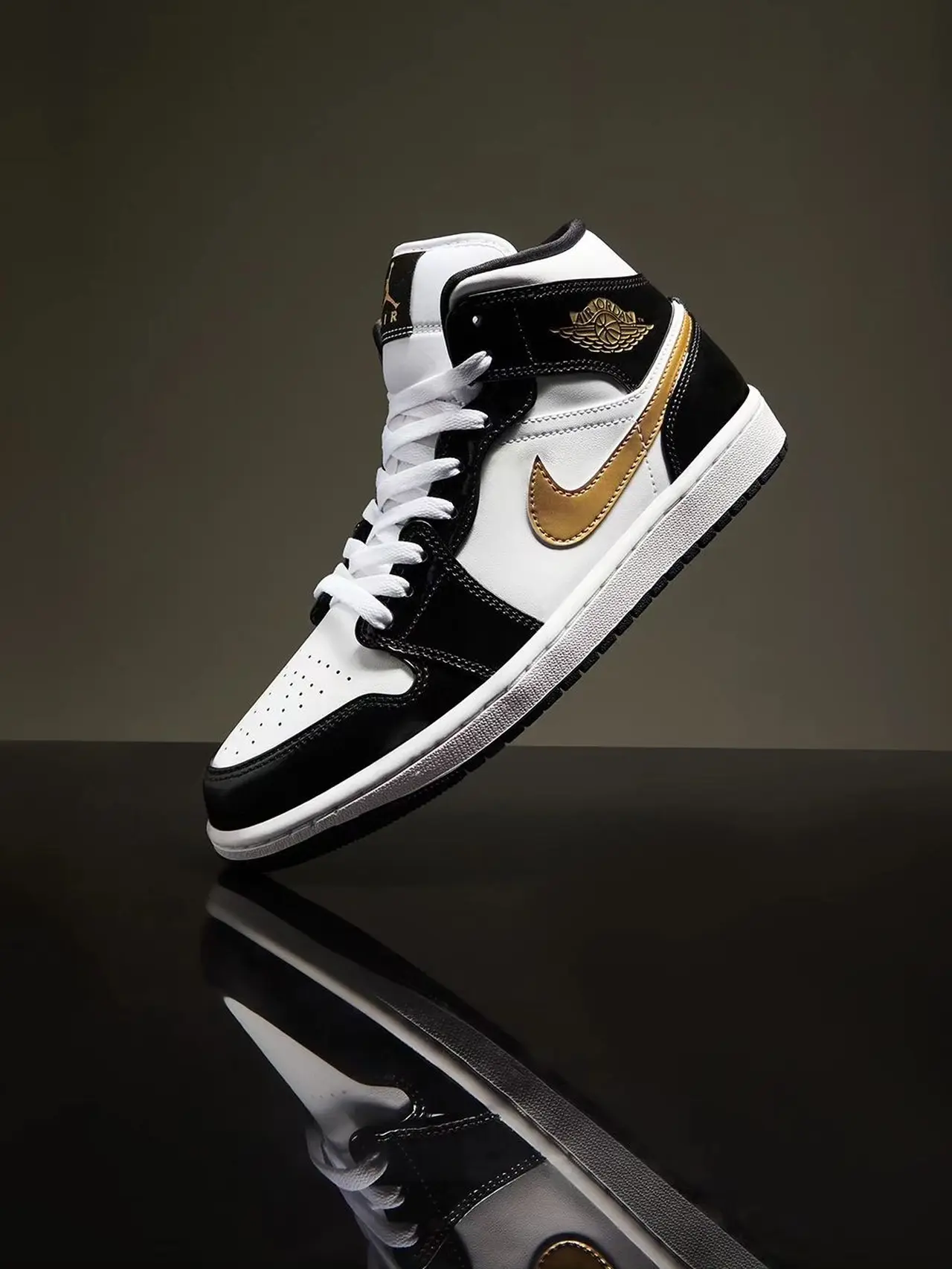 10 Rekomendasi Sneakers Nike Air Jordan Terbaru 2024, Bikin Kamu Makin ...