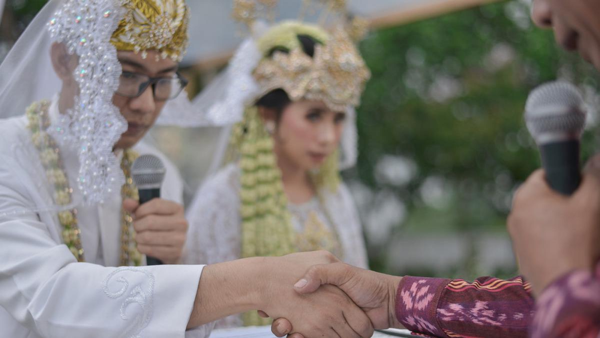 4 Rekomendasi Gaya Pengantin Adat Sunda Singer Hijab