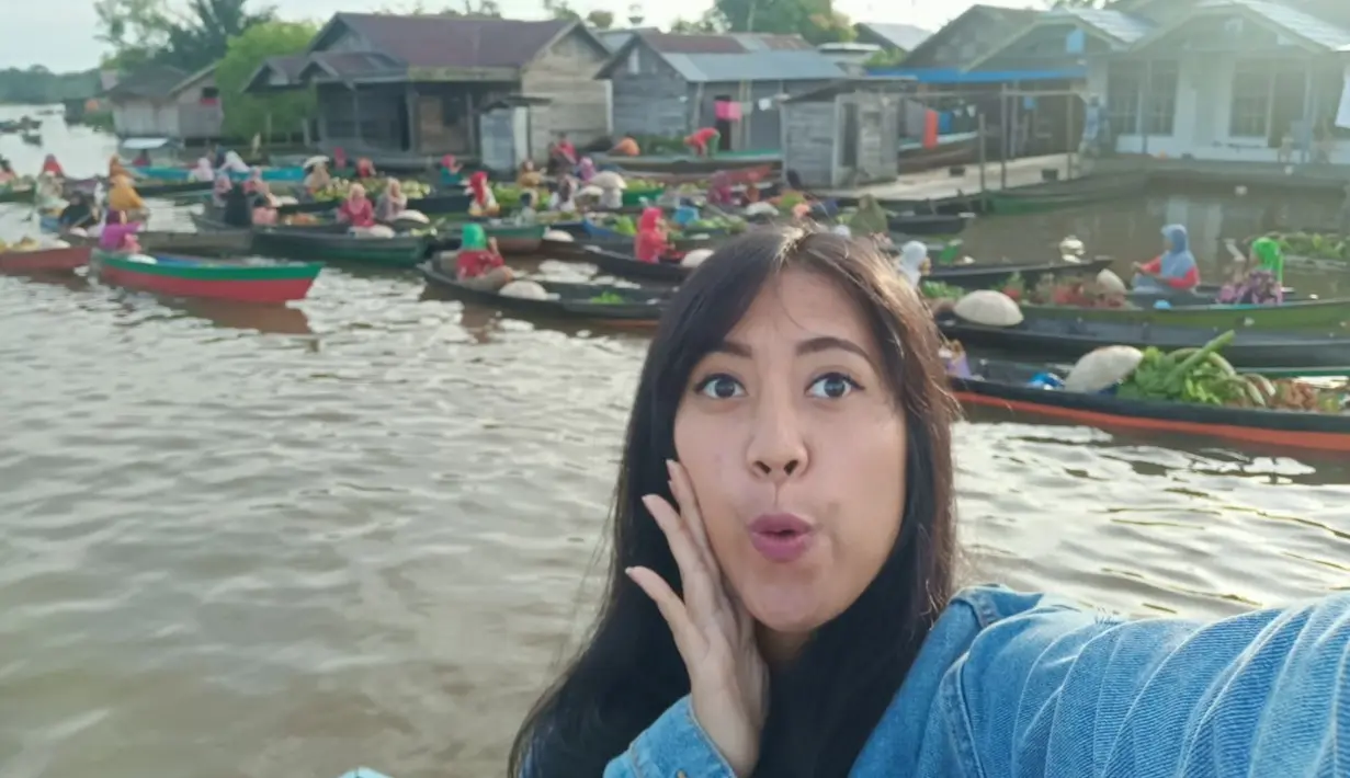 FOTO: Bidikan Terbaik Kadek Arini Pakai Smartphone - Foto Liputan6.com