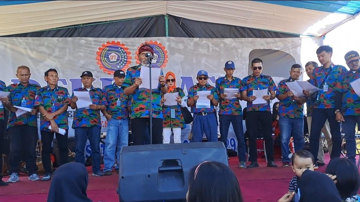 Ribuan Sopir Angkot di Bandung Deklarasi Dukungan Capres Anies Baswedan ...