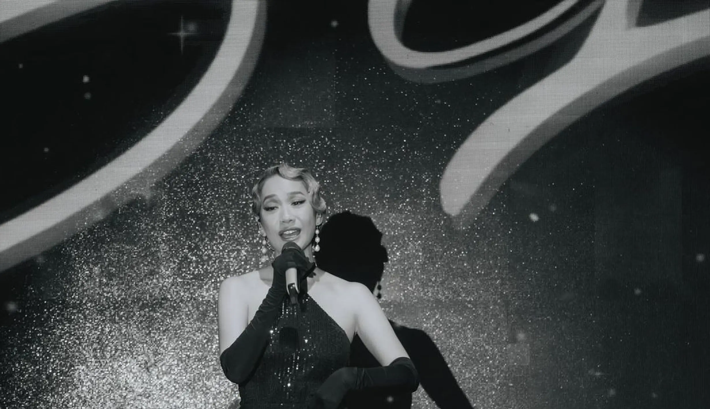 6 Potret Gaya BCL Tampil di Acara Kantor Sang Suami Tiko Aryawardhana ...