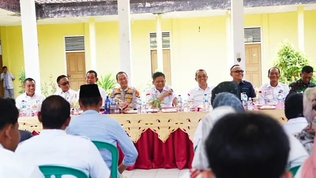 Serap Aspirasi Warga Lebih Dekat, Bupati Enos Berkantor di Kecamatan ...
