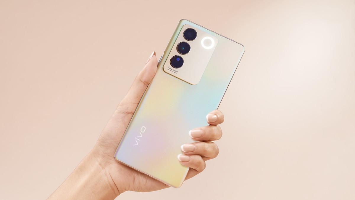 Hands On vivo V27 5G: Smartphone dengan Desain 3D Curved Screen yang ...