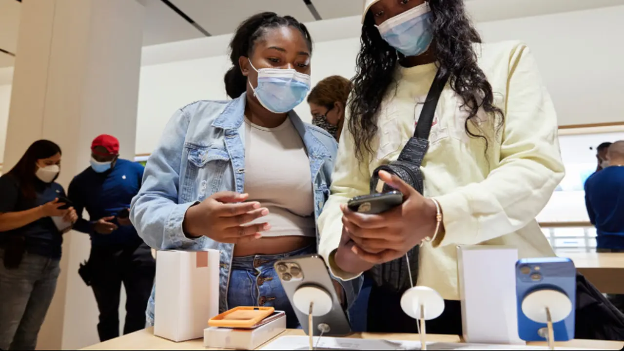 Pendiri Apple Steve Wozniak Sulit Membedakan iPhone 13 dengan iPhone 12 ...